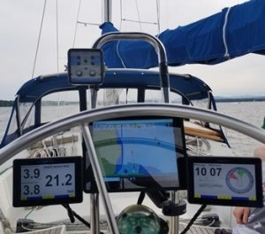 9 Best Marine GPS Chartplotters - (Reviews & Guide 2022)